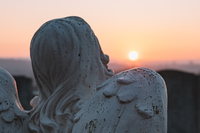 Graveside Service | The Ultimate Guide | Love Lives On